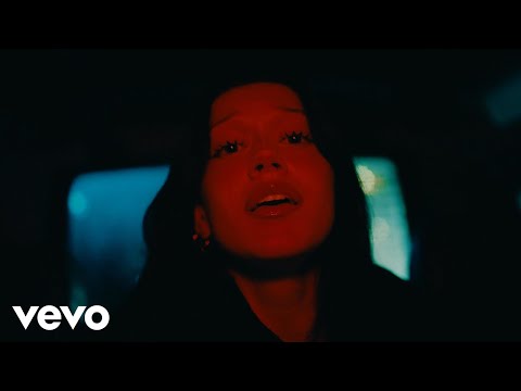 Hailey Picardi - car crash (visualizer)