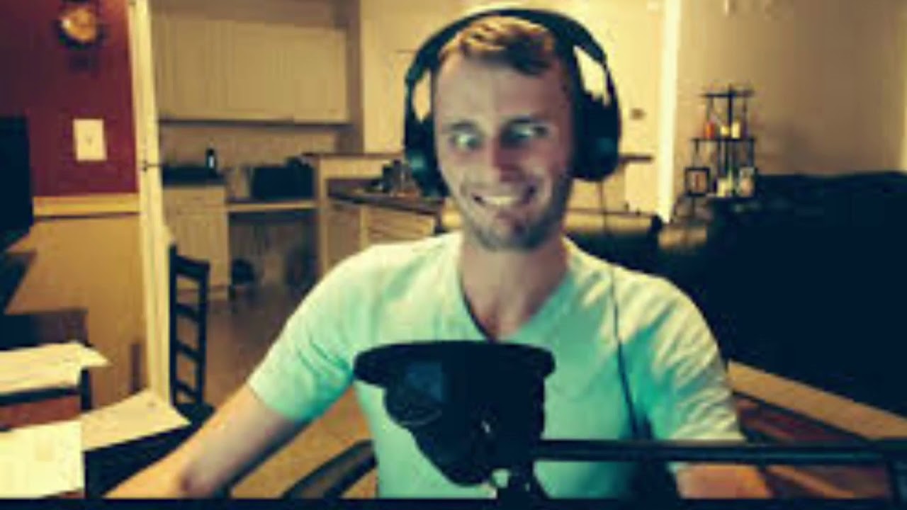 Ssundee says “hit that little bell” fifty times (in slow motion) - YouTube