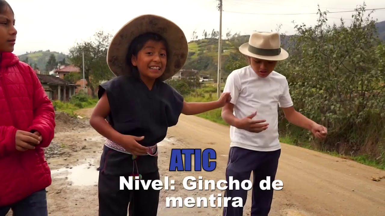 ASHUKO JUGANDO BOLICHES /con sus amigos - YouTube