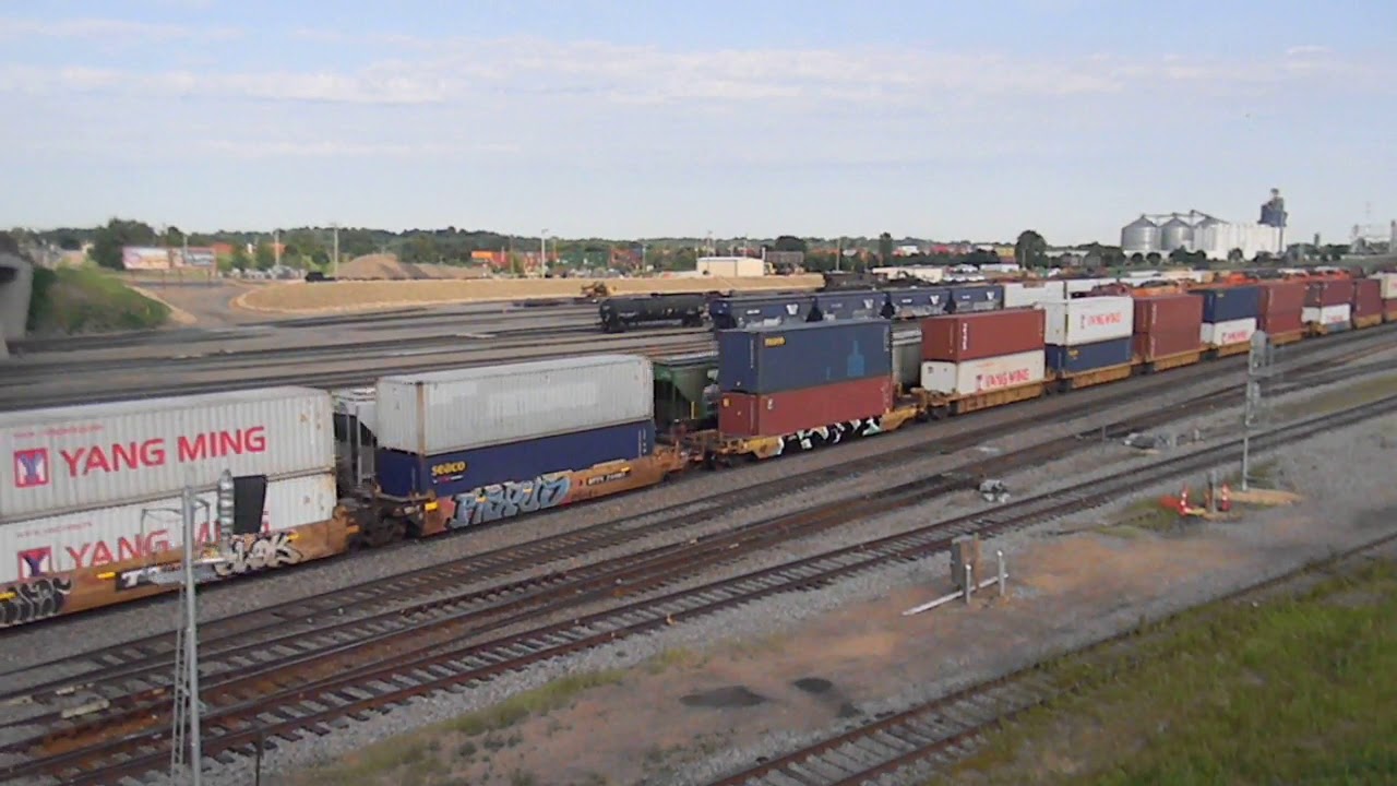 DSCN9999 BNSF YARD SWITCHER AND BNSF STACK TRAIN JULY 6TH - YouTube