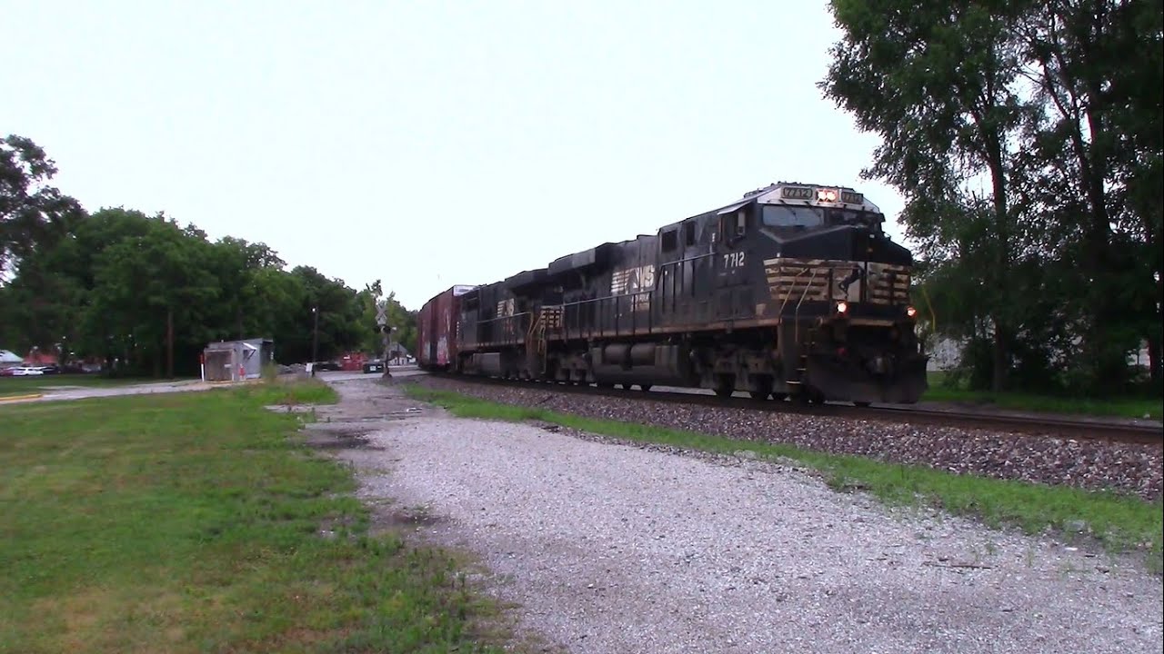 NS 181 with NS 7712 and NS 7543 Westbound in Delphi, Indiana - YouTube