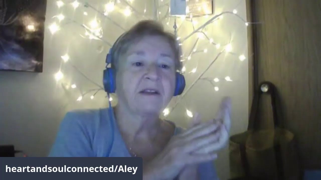 Speaking to Spirit with Susan Lynn Psychic Medium - YouTube