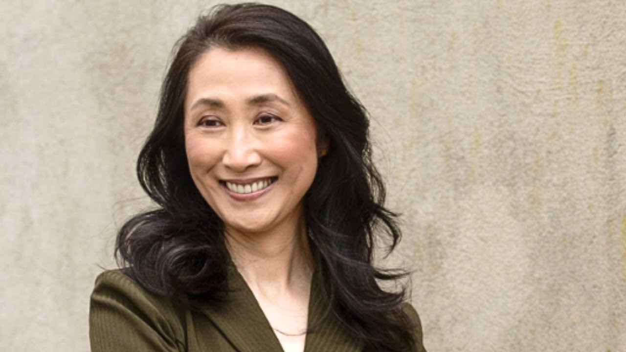 Testimonial Hong Sajonz working with Tina Kiniry Mgmt! - YouTube