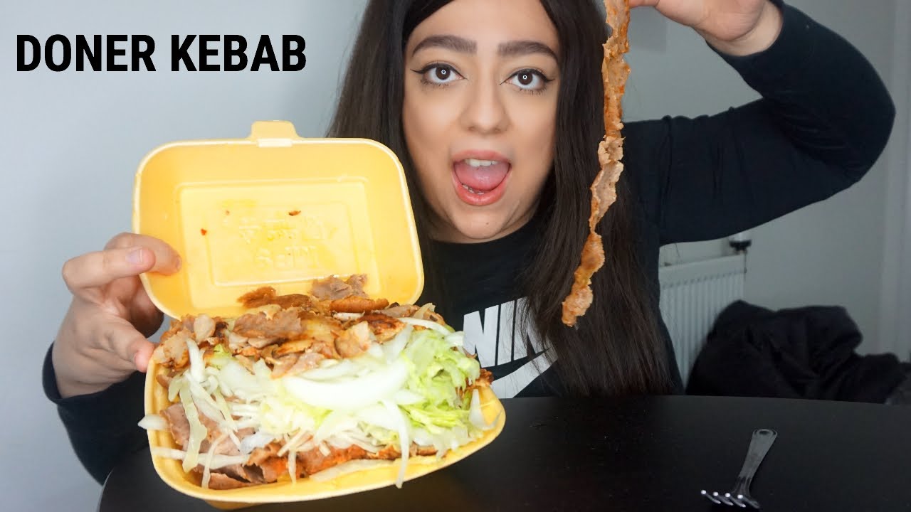 MIXED DONNER MEAT AND CHIPS MUKBANG WITH CHILLI SAUCE | BIG BITES - YouTube