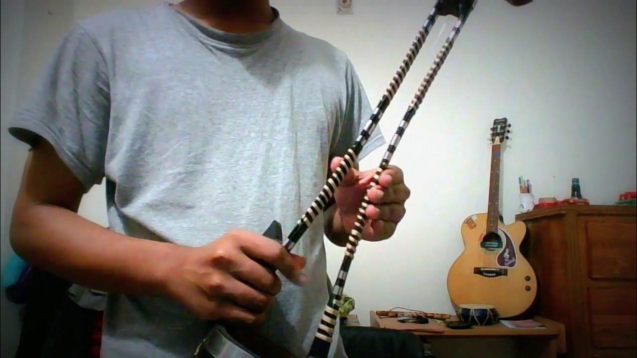 Playing One String Instrument Ektara - YouTube
