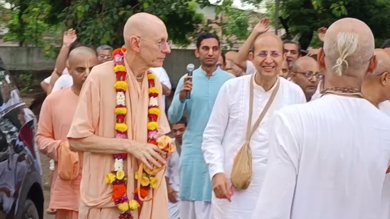 His Holiness Guru Prasad Swami Maharaj Arrives at ISKCON Center, Adajan ...