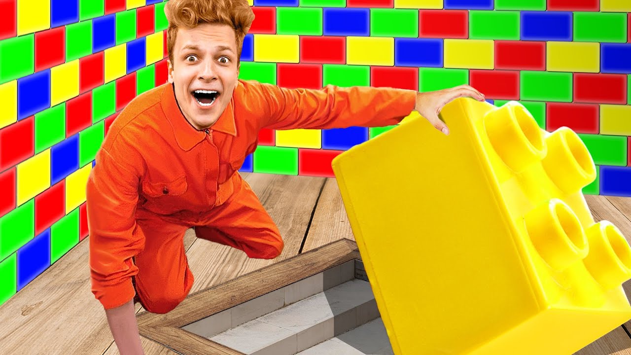 ESCAPE LEGO PRISON Challenge ! - YouTube