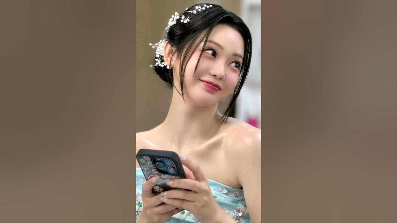 트롯바비 홍지윤이 가요무대 네 번째 초대받아 부른 노래 - ♬연락선♬ #홍지윤 #hongjiyun #ホンジユン #연락선 #윤짱지구대 - YouTube