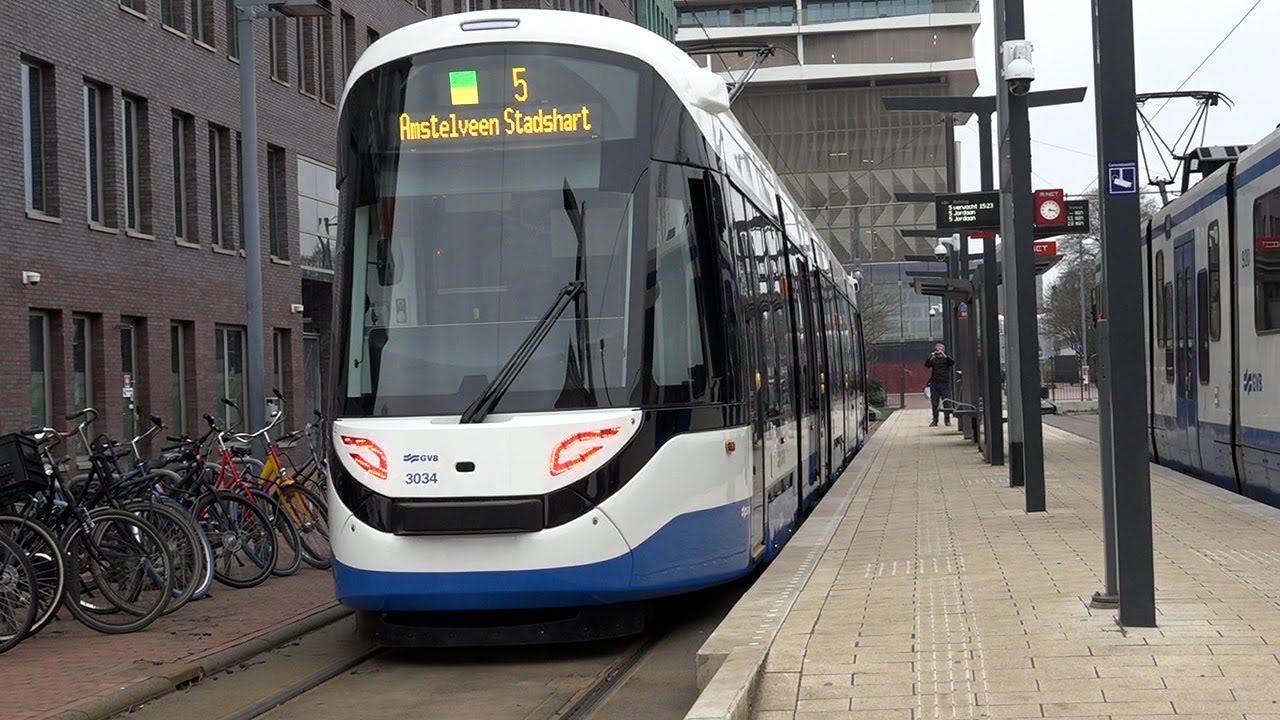 Vernieuwde tram op lijn 5: "Deze nieuwe tram rijdt heerlijk" - YouTube