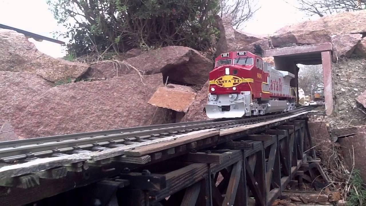 G Scale Santa Fe Warbonnet Crossing A Huge Bridge - YouTube