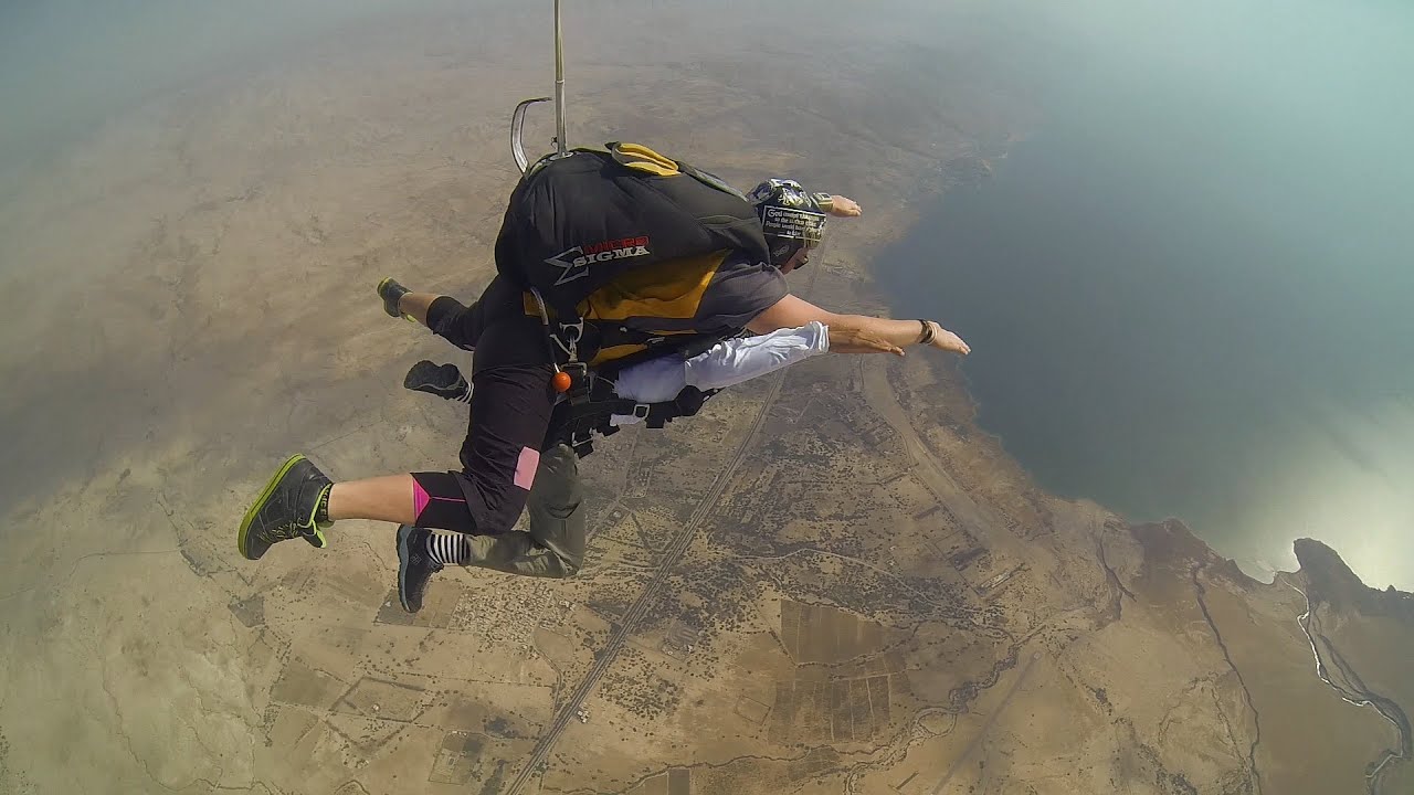 1st Tandem Skydive Jordan - Dead Sea: Mariam Alarab - YouTube