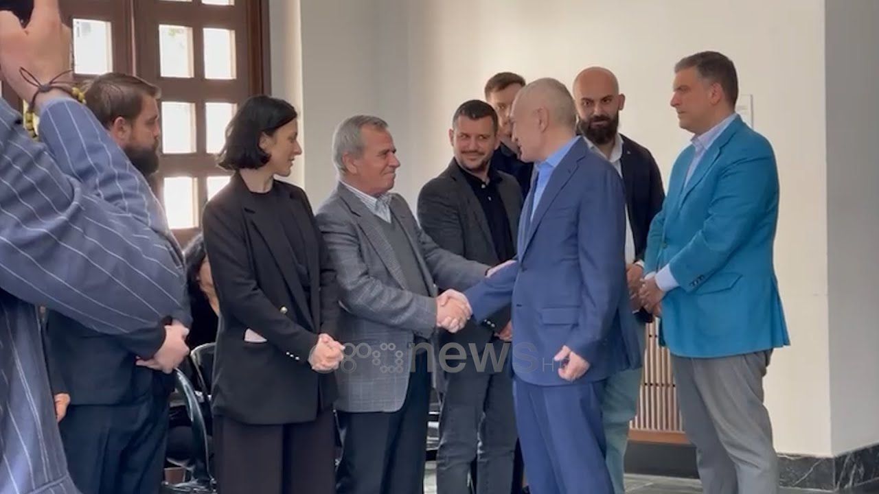 Meta homazhe në nder të piktorit Ali Oseku: Ishte dhe një mik i ...