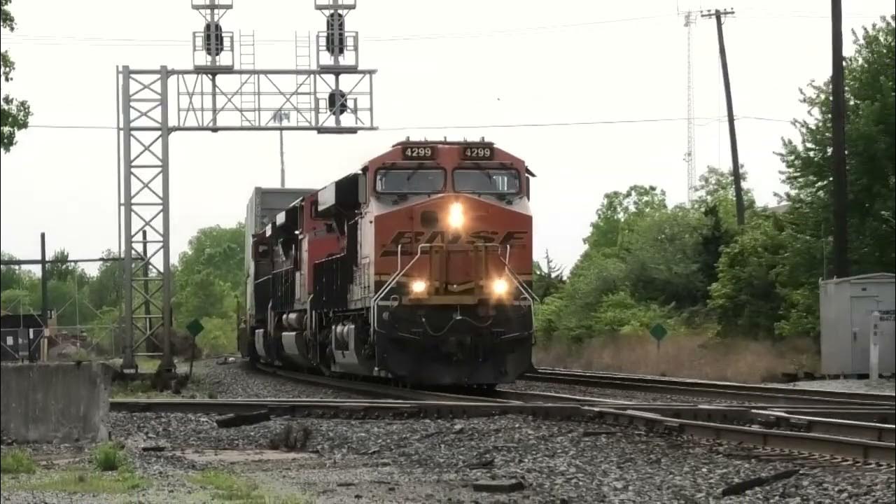 BNSF 4299 East - Defiance, OH - 5/8/24 - YouTube