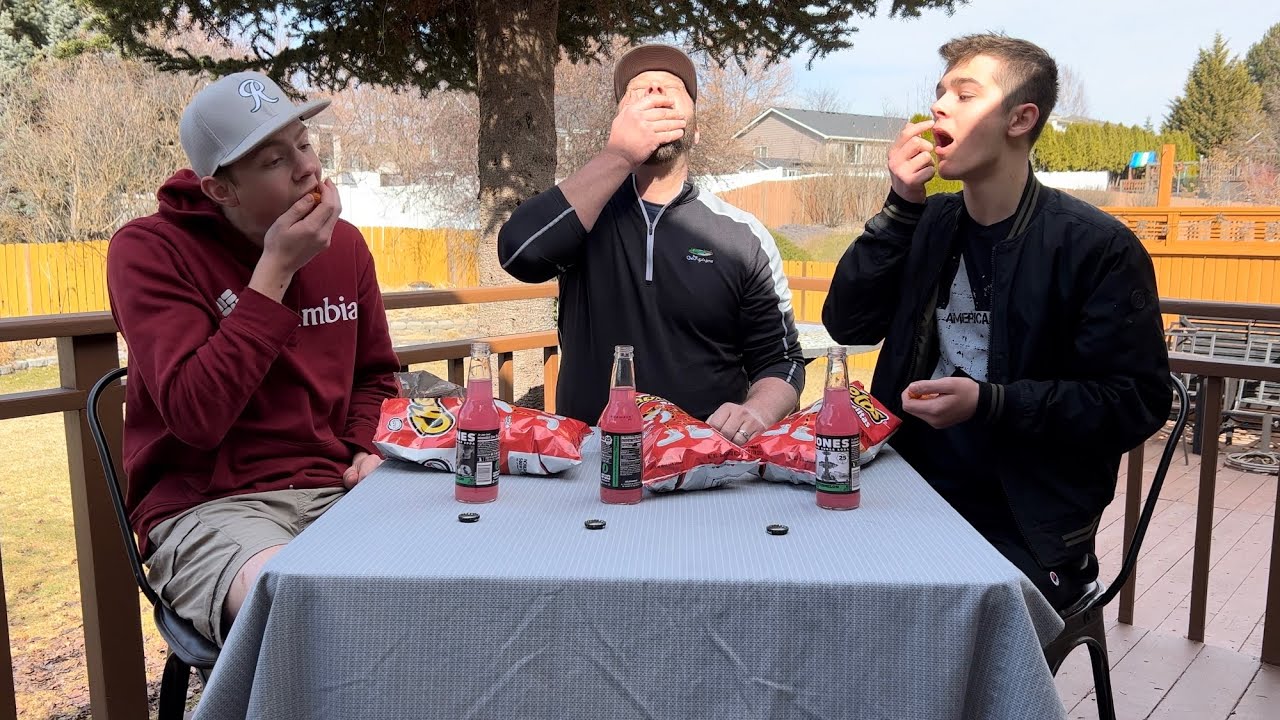 (RARE) HARD TO FIND CHEETOS BOLITAS! CHILI CHEESE FLAVOR 🌶️🧀 😋 EATING ...