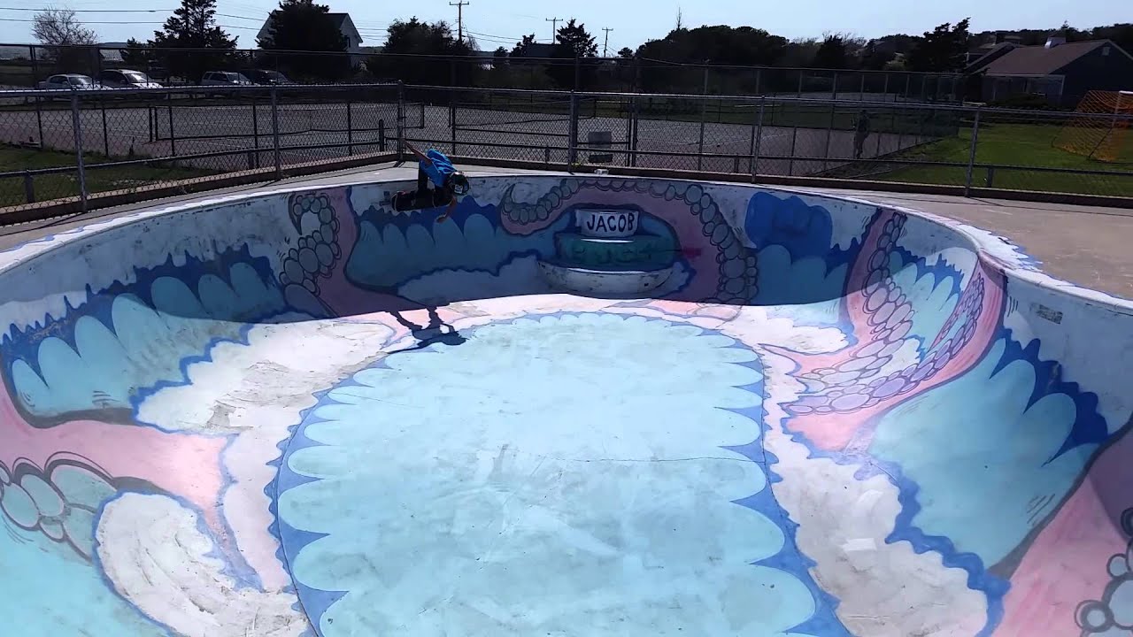 Corey Goodwin shredding the wellfleet skatepark - YouTube