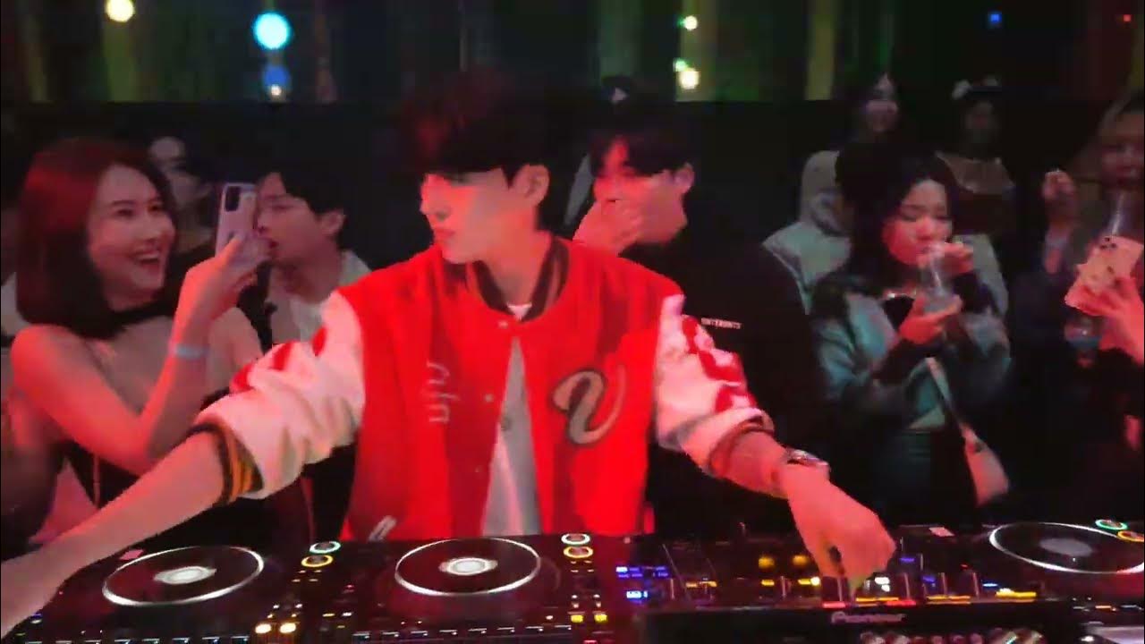 DJ CASTLE-J(캐슬제이) 라이브 실황, 강남 클럽 아르떼 금요일 주말파티 - YouTube