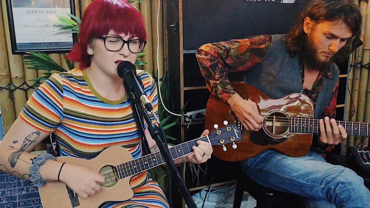 Hannah Sandfort & Manna @ OPEN MIC - YouTube