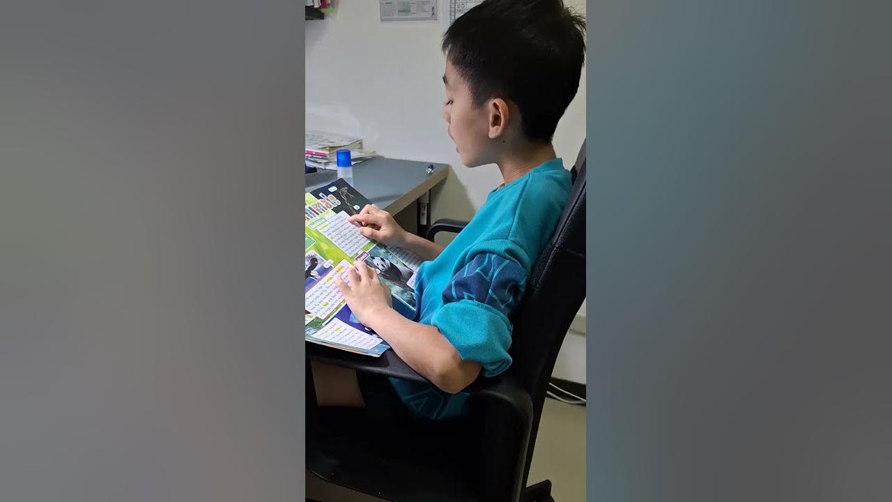 U1-p10-11 from Hugo - YouTube