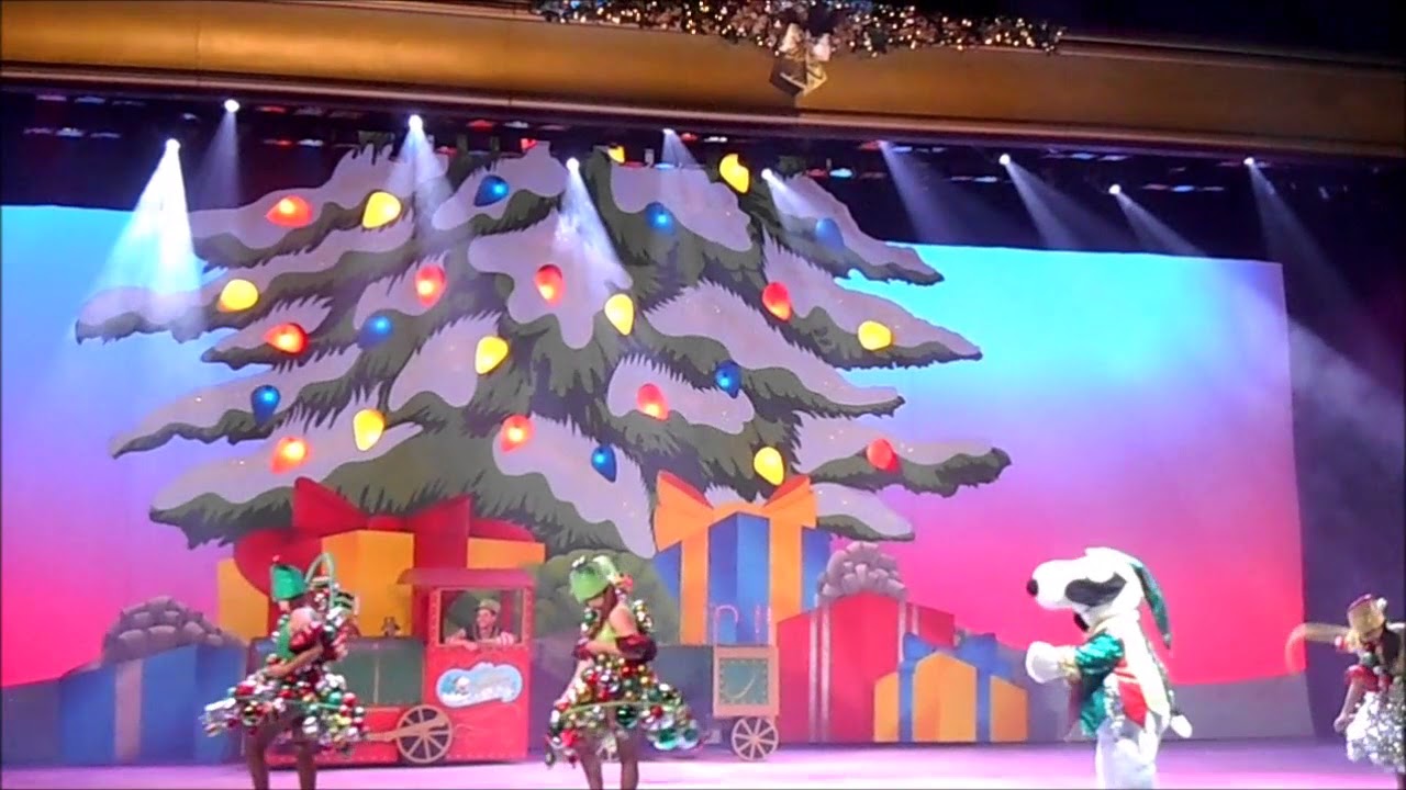 Snoopy ice show (part) Knott's Merry Farm - YouTube