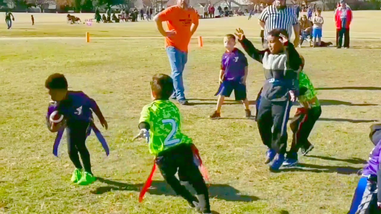 Wow WHAT A RUN Flag football - YouTube