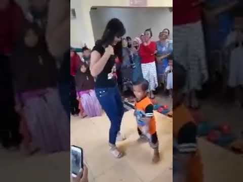 Si otong juragan sawerrr... Tarik mang..??