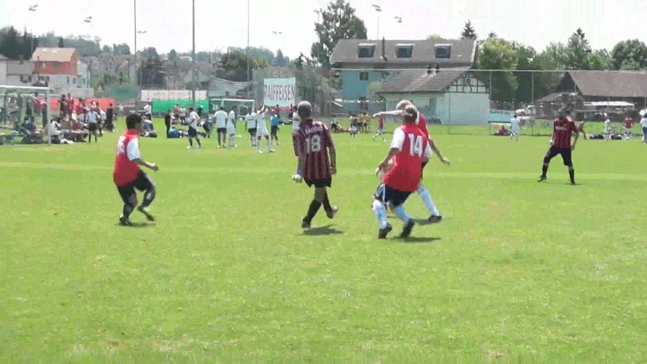 Team Play (Bella Ginga) - YouTube