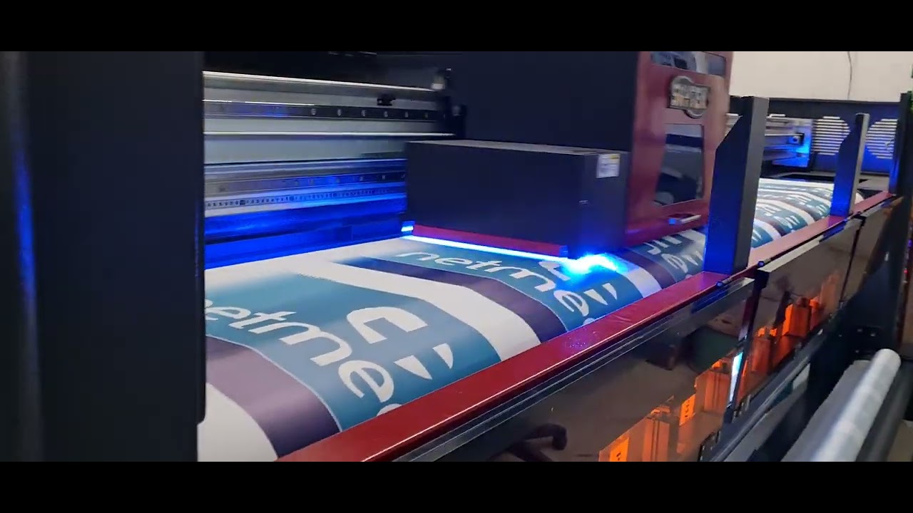 Skytek HS3200 UV roll2roll printer - YouTube