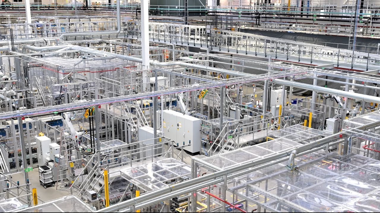 Inside Scania's Cutting-Edge Battery Assembly - YouTube