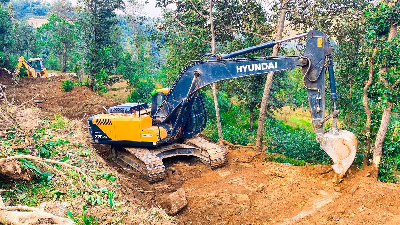 Excavator Builds Mountain Road | Watch the Masterful Excavator at Work ...
