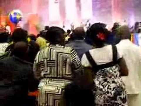 comedy dance routine to chorus - YouTube