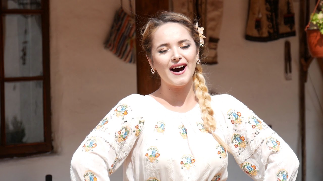 Stefania Domocos Mama are trei feciori - YouTube