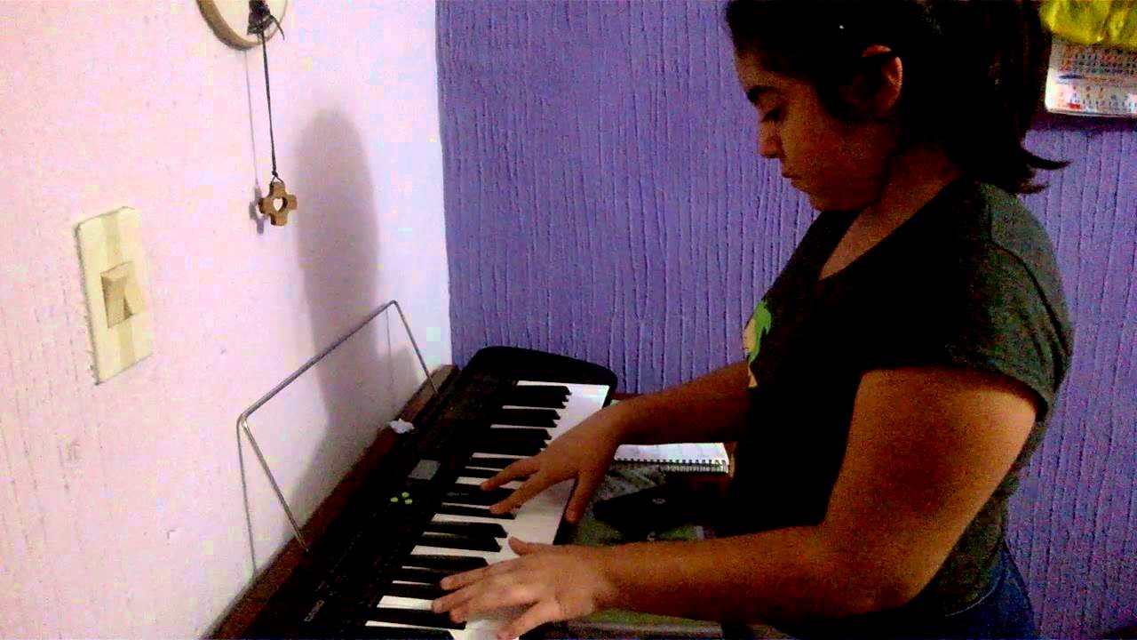 PRIMERA CANCION EN PIANO DE CONNIE GOMEZ - YouTube