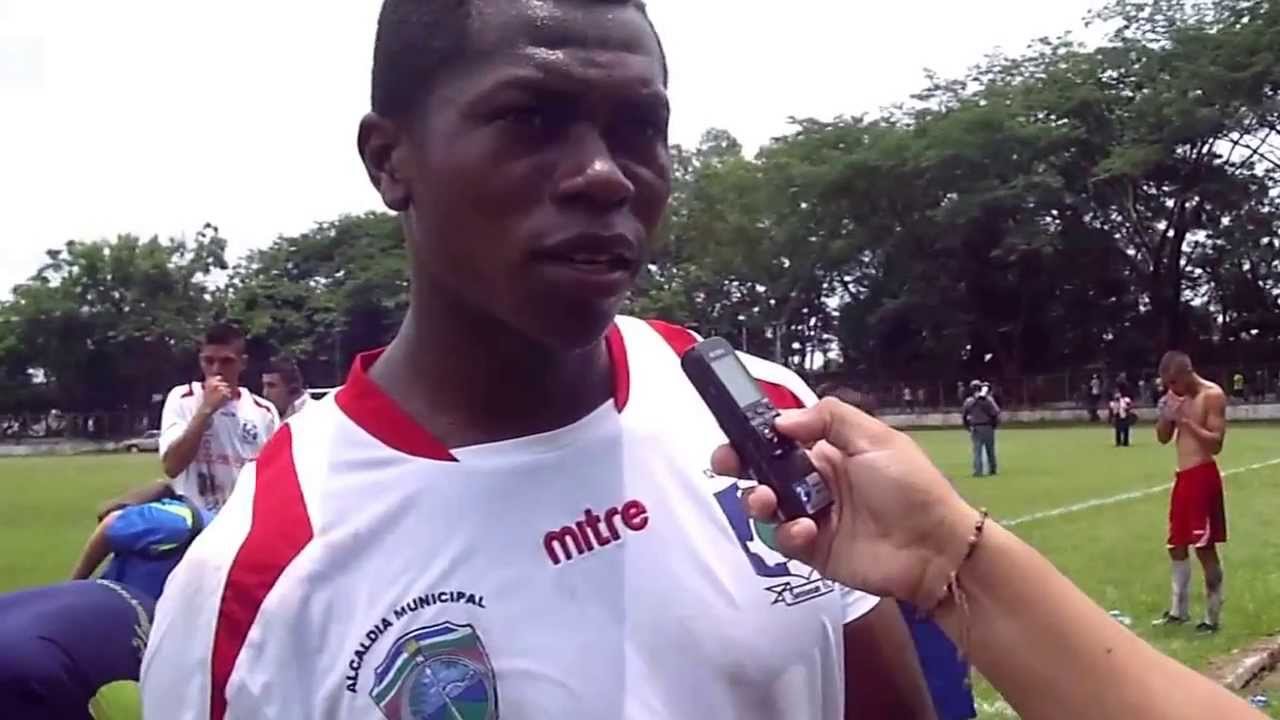 Entrevista a Julio Suazo despues del partido contr C.D. Brasilia - YouTube