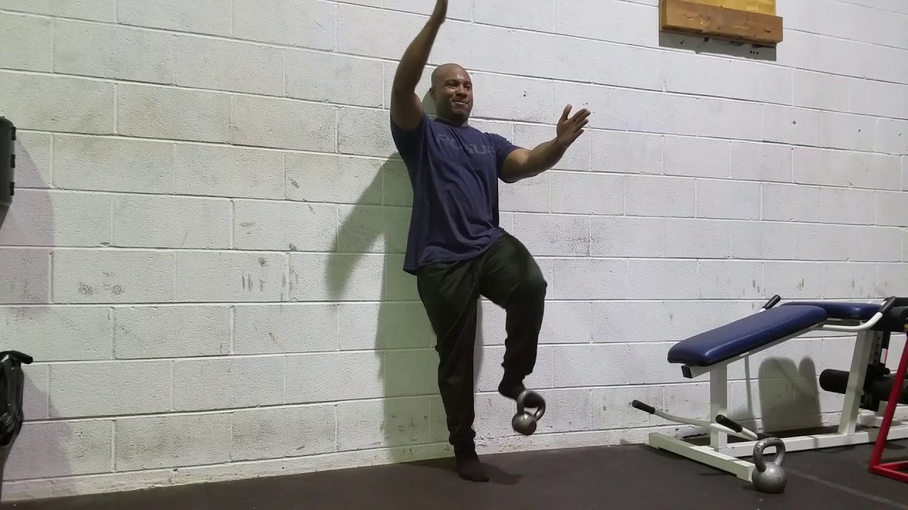 Strengthen Your Core: Standing Deadbug Exercise for a Rock-Solid Core ...