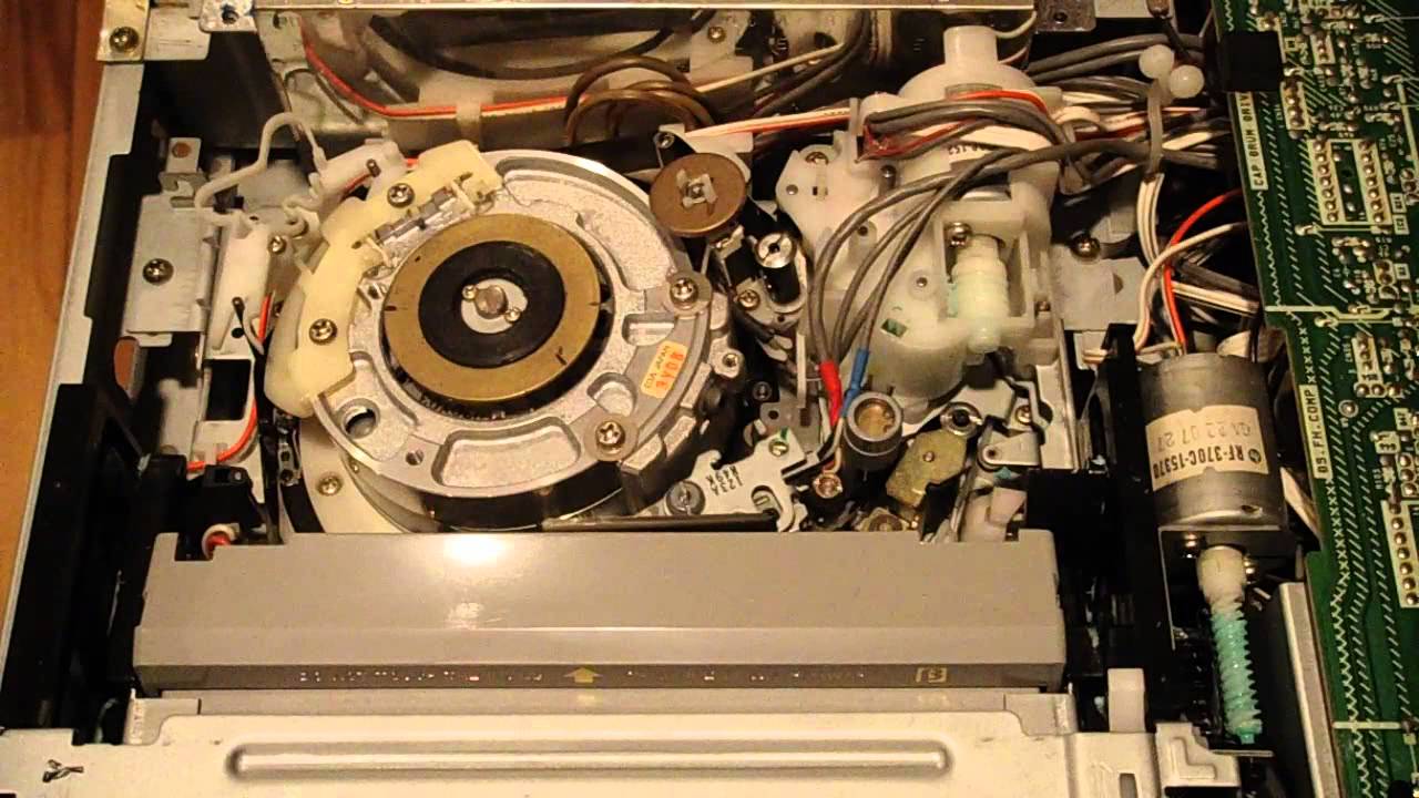 Betamax 711 Tape Loading with Cassette - YouTube