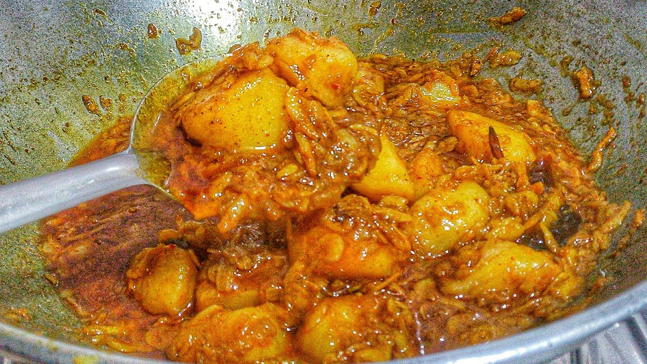 सुखा हुवा झींगा और आलू की स्वादिष्ट सब्जी।Sukha Jhinga Aloo Ki Sabji ...