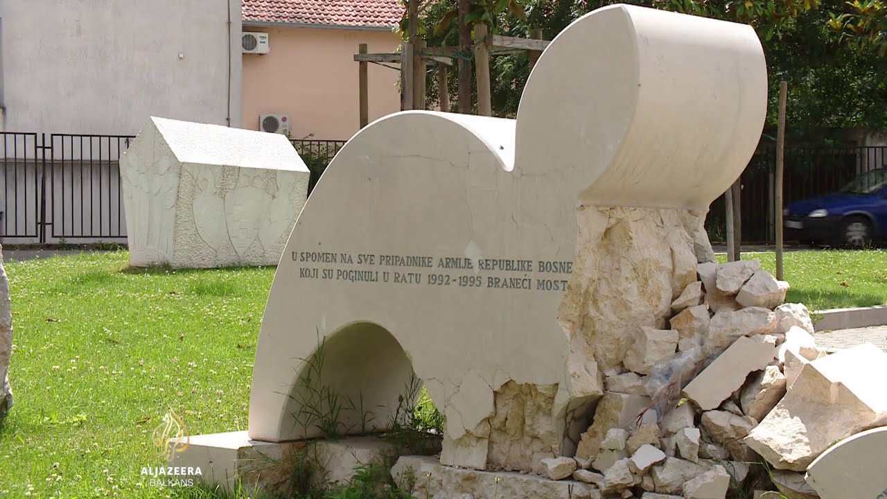 Sporni ratni spomenici u BiH - YouTube