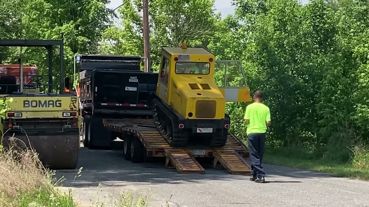 GovDeals: Bombardier SW-48 DA Rubber Track Snow Plow Machine - YouTube