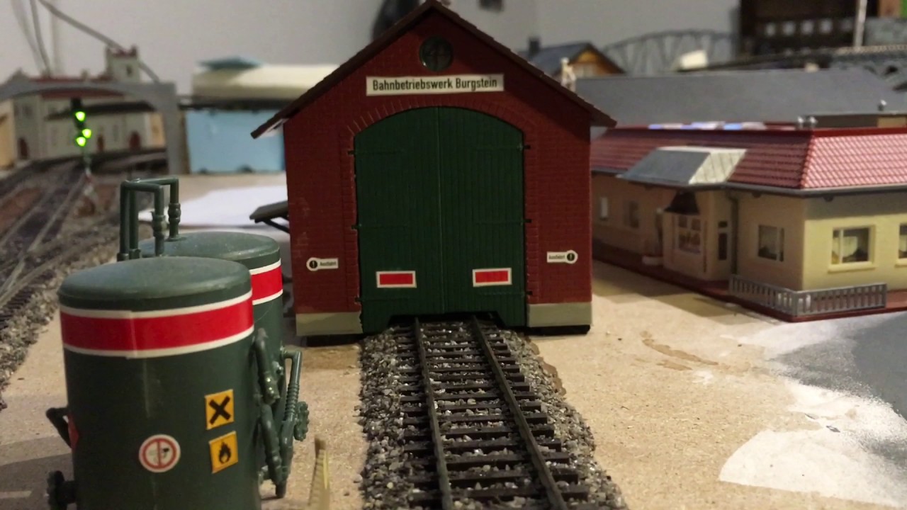 Lucas' own layout with GamesOnTrack and Faller Car System - YouTube