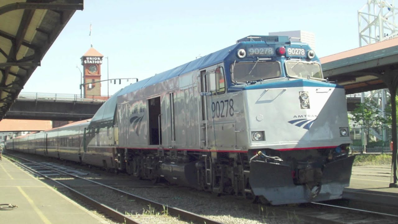 Amtrak F40 in Portland.mov - YouTube