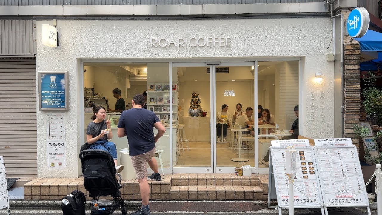 Roar coffee rainbow latte - YouTube