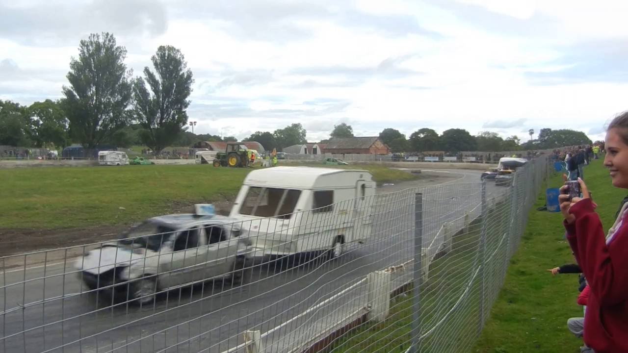 Caravan racing at Barford Raceway - YouTube