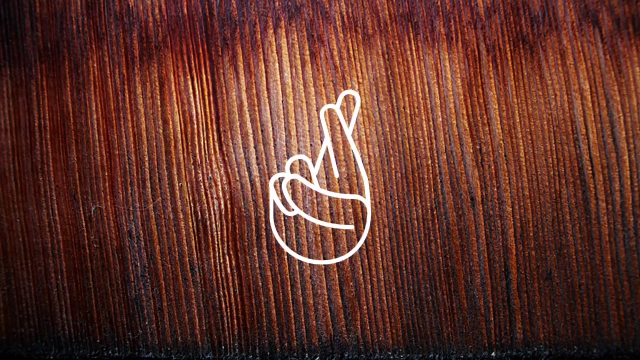 Nos expressions de la semaine : " Toucher du bois " - YouTube