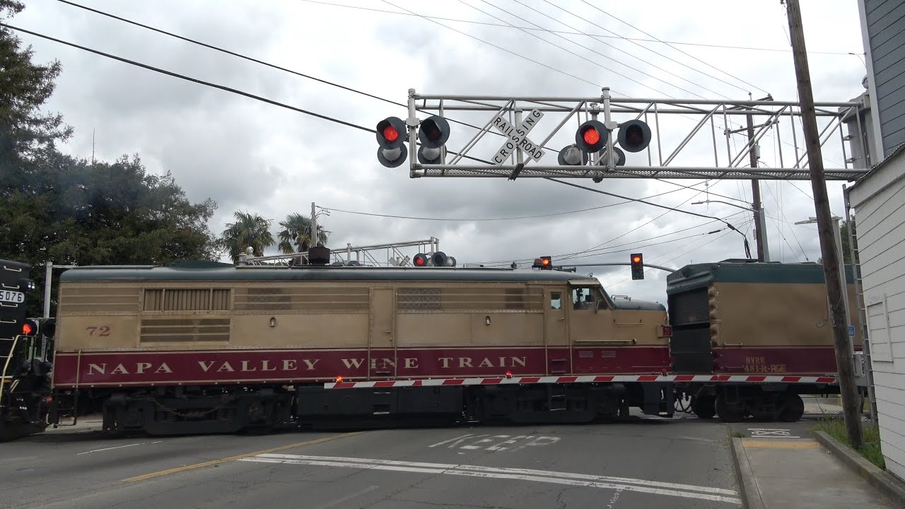 NVRR 5076 Napa Wine Train North - Lincoln Ave. Railroad Crossing, Napa CA - YouTube