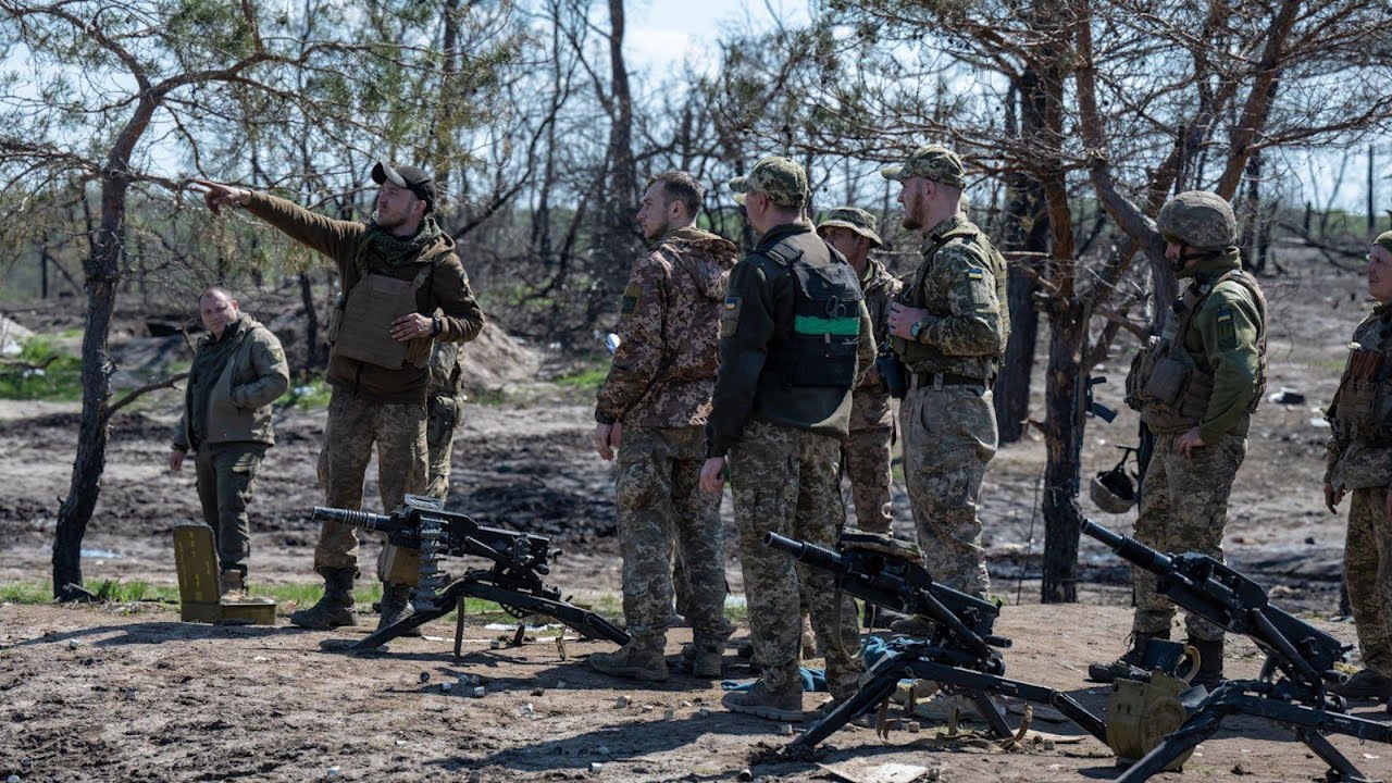 Anti-Tank Ditches and Dragon's Teeth: Ukraine's Defensive Line Against ...