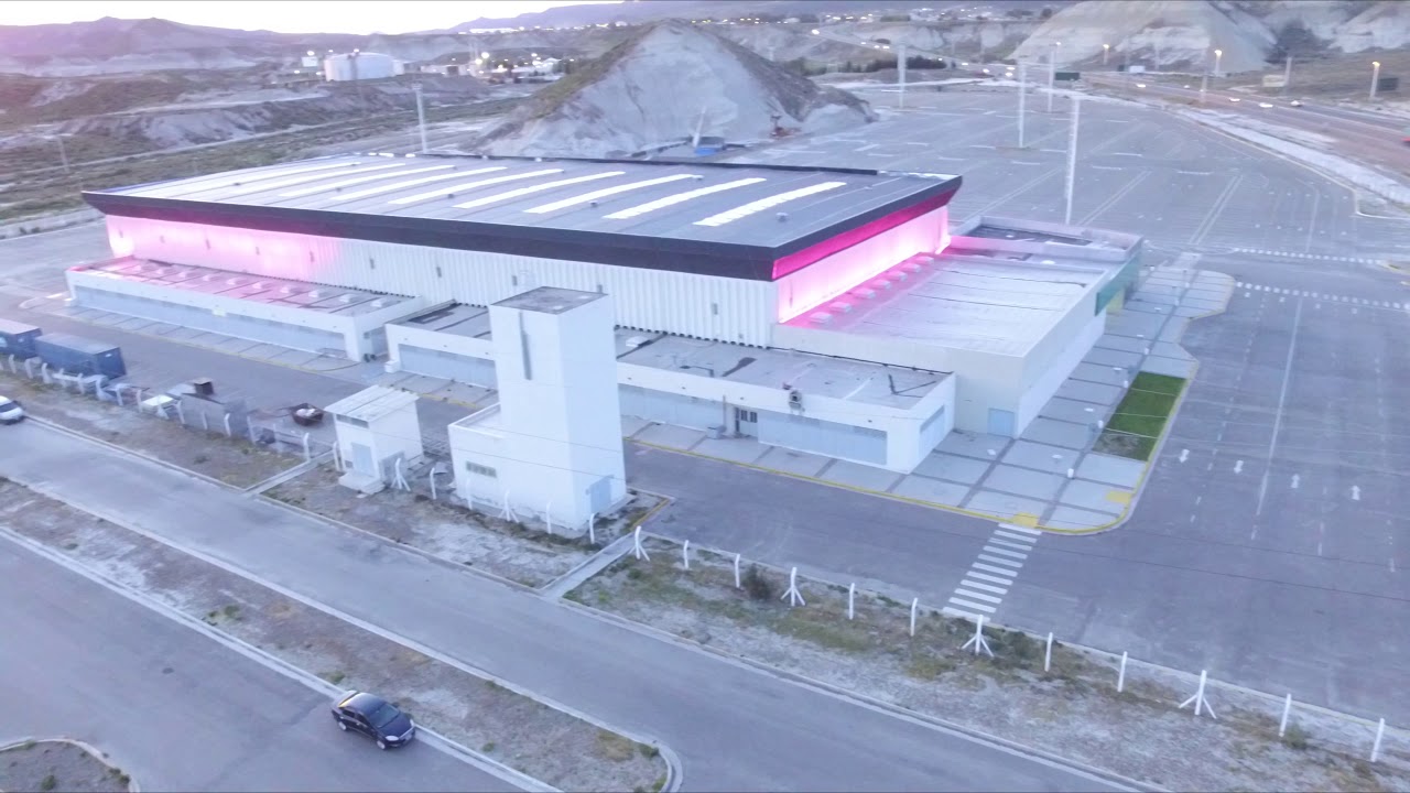 Sobrevolando predio ferial Comodoro Rivadavia - YouTube