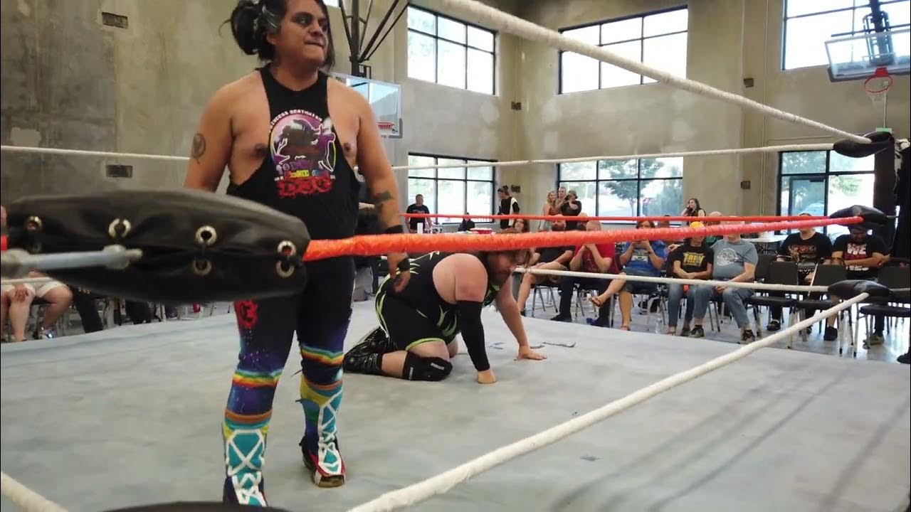 Mikey O'Shea vs Princess Deathwish (PNWBCW Supreme Championship) DIVE WRESTLING - YouTube