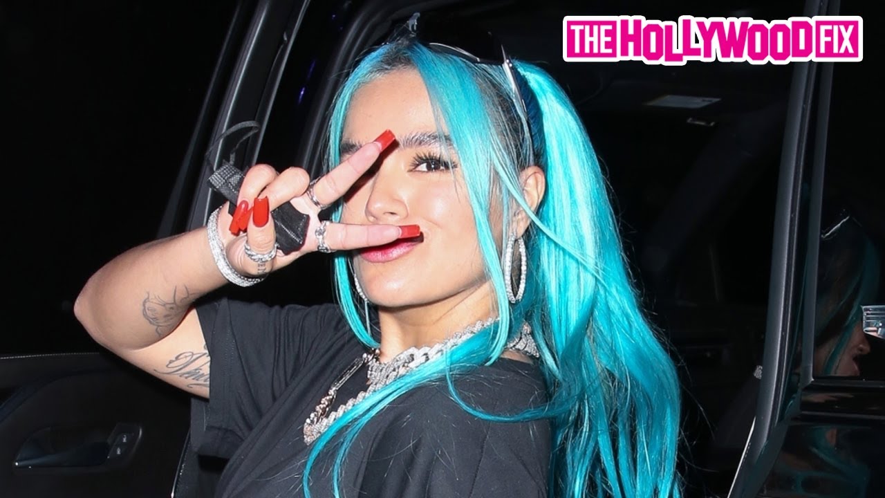 Karol G Speaks On Her New Upcoming Album & Takes A Pic With A Fan At ...