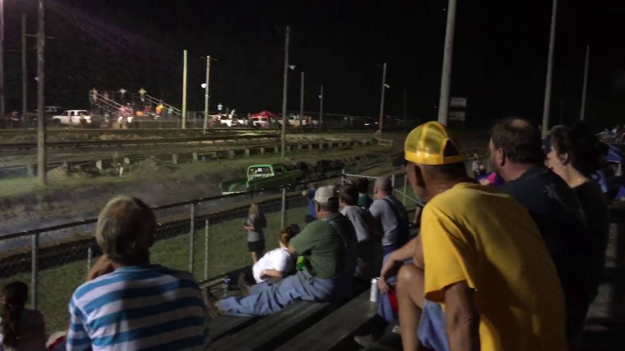 Jumping Run Creek Mud Bog - YouTube