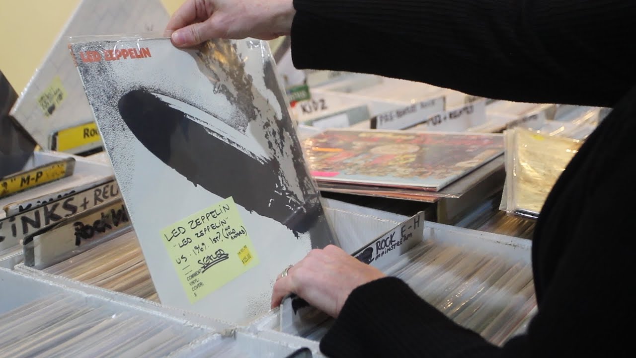 NY Record Fairs hosts Record and CD Show - YouTube